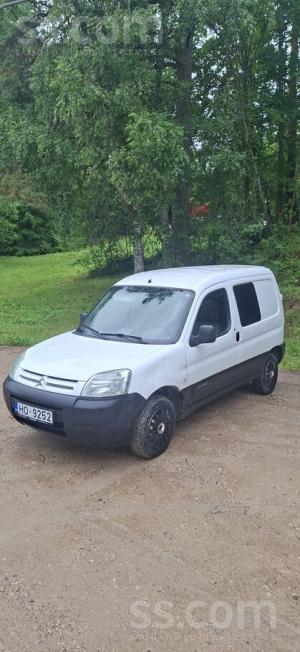 Белый Ситроен Берлинго 2003 в Алуксне, объемом двигателя 1.90 л и пробегом 344 тыс. км за 1250 €, фото  на AUTOMOTO.COM.LV