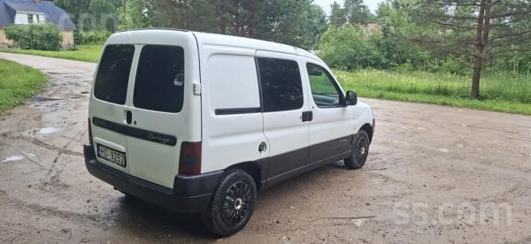Balts Citroen Berlingo 2003 Alūksne, ar dzinēja tilpumu 1.90 L un nobraukumu 344 tūkst. km par 1250 €, foto 5 vietnē AUTOMOTO.COM.LV