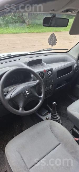Balts Citroen Berlingo 2003 Alūksne, ar dzinēja tilpumu 1.90 L un nobraukumu 344 tūkst. km par 1250 €, foto 9 vietnē AUTOMOTO.COM.LV
