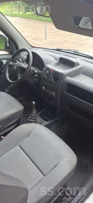 Balts Citroen Berlingo 2003 Alūksne, ar dzinēja tilpumu 1.90 L un nobraukumu 344 tūkst. km par 1250 €, foto 10 vietnē AUTOMOTO.COM.LV
