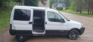 Balts Citroen Berlingo 2003 Alūksne, ar dzinēja tilpumu 1.90 L un nobraukumu 344 tūkst. km par 1250 €, foto 11 vietnē AUTOMOTO.COM.LV
