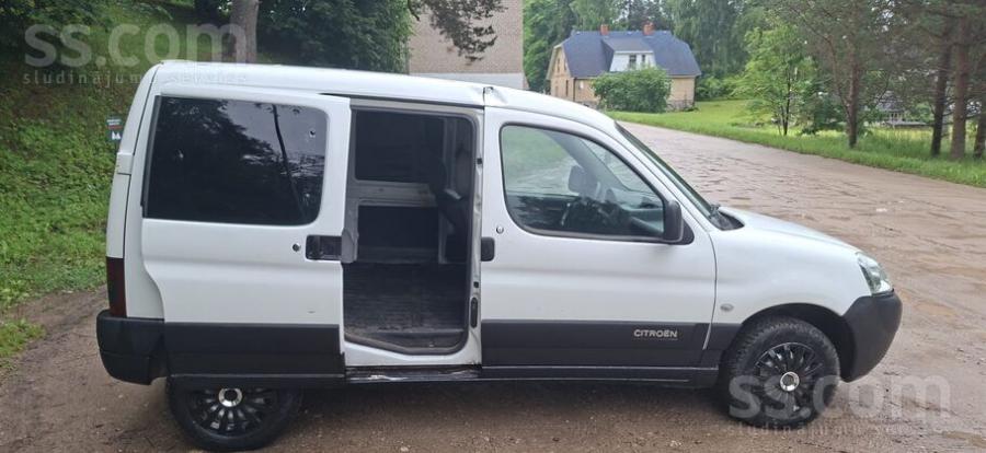 Balts Citroen Berlingo 2003 Alūksne, ar dzinēja tilpumu 1.90 L un nobraukumu 344 tūkst. km par 1250 €, foto 11 vietnē AUTOMOTO.COM.LV