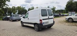 White Citroen Berlingo 2004 in Valmiera, with an engine capacity of 1.90 L and mileage of 288 thousand km for 850 €, photo 5 on AUTOMOTO.COM.LV