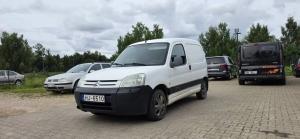 White Citroen Berlingo 2004 in Valmiera, with an engine capacity of 1.90 L and mileage of 288 thousand km for 850 €, photo 7 on AUTOMOTO.COM.LV