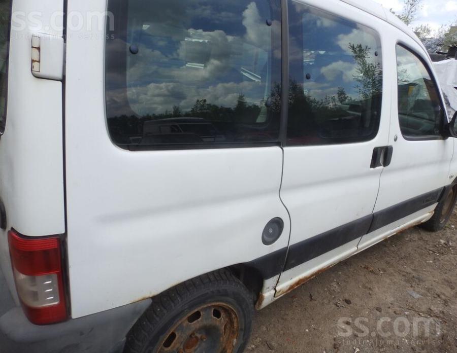Balts Citroen Berlingo 2007 Rīga, ar dzinēja tilpumu 1.40 L un nobraukumu 197 tūkst. km par 350 €, foto 5 vietnē AUTOMOTO.COM.LV