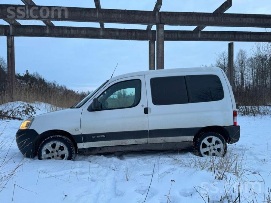 Balts Citroen Berlingo 2007 Ventspils, ar dzinēja tilpumu 1.60 L un nobraukumu 425 tūkst. km par 1700 €, foto 4 vietnē AUTOMOTO.COM.LV