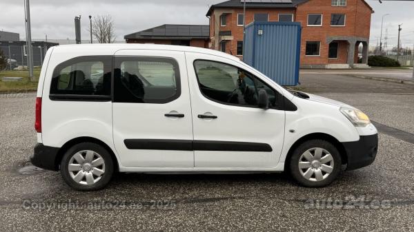 Balts Citroen Berlingo 2008 Tallina, ar dzinēja tilpumu 1.60 L un nobraukumu 435 tūkst. km par 2800 €, foto 8 vietnē AUTOMOTO.COM.LV