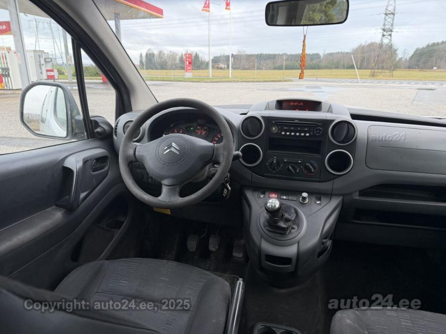 Balts Citroen Berlingo 2008 Tallina, ar dzinēja tilpumu 1.60 L un nobraukumu 435 tūkst. km par 2800 €, foto 11 vietnē AUTOMOTO.COM.LV