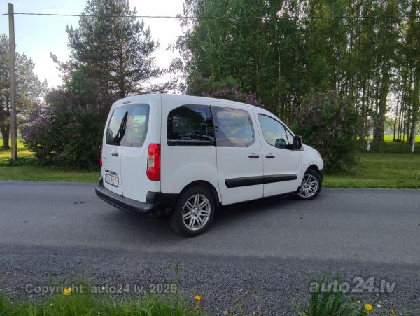 White Citroen Berlingo 2008 in Viljandi, with an engine capacity of 1.60 L and mileage of 393 thousand km for 1499 €, photo 3 on AUTOMOTO.COM.LV