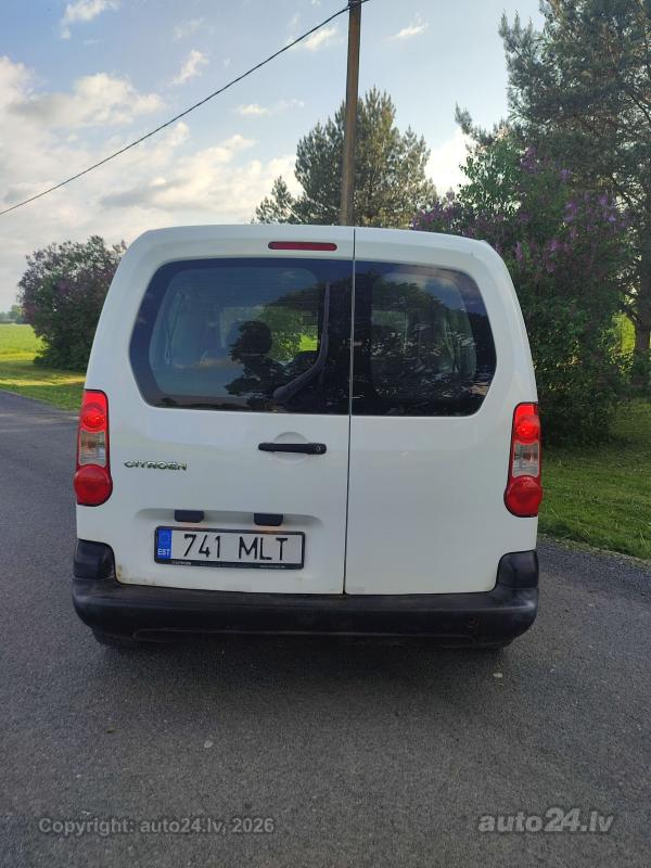 White Citroen Berlingo 2008 in Viljandi, with an engine capacity of 1.60 L and mileage of 393 thousand km for 1499 €, photo 4 on AUTOMOTO.COM.LV