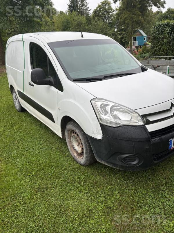 White Citroen Berlingo 2008 in Tukums, with an engine capacity of 1.60 L and mileage of 340 thousand km for 1800 €, photo 4 on AUTOMOTO.COM.LV