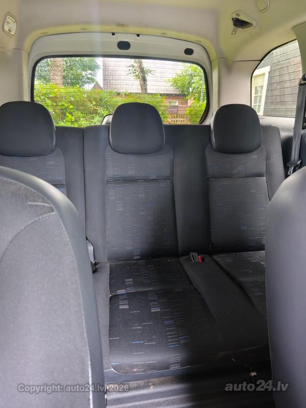 Balts Citroen Berlingo 2009 Paide, ar dzinēja tilpumu 1.60 L un nobraukumu 318 tūkst. km par 1774 €, foto 6 vietnē AUTOMOTO.COM.LV