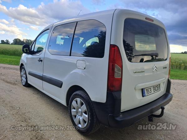 White Citroen Berlingo 2009 in Paide, with an engine capacity of 1.60 L and mileage of 321 thousand km for 2490 €, photo 3 on AUTOMOTO.COM.LV