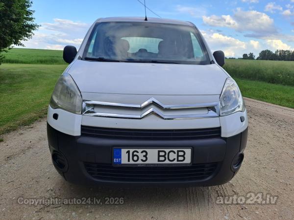 White Citroen Berlingo 2009 in Paide, with an engine capacity of 1.60 L and mileage of 321 thousand km for 2490 €, photo 8 on AUTOMOTO.COM.LV