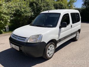 White Citroen Berlingo 2010 in Riga, with an engine capacity of 1.60 L and mileage of 290 thousand km for 2300 €, photo  on AUTOMOTO.COM.LV