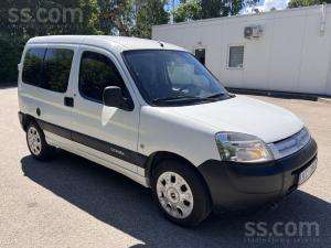 White Citroen Berlingo 2010 in Riga, with an engine capacity of 1.60 L and mileage of 290 thousand km for 2300 €, photo 3 on AUTOMOTO.COM.LV