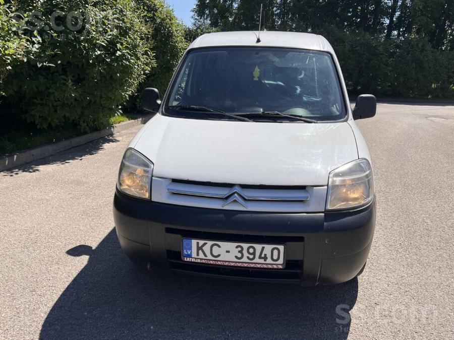 White Citroen Berlingo 2010 in Riga, with an engine capacity of 1.60 L and mileage of 290 thousand km for 2300 €, photo 4 on AUTOMOTO.COM.LV