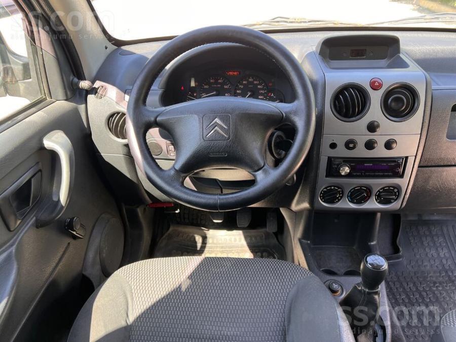 White Citroen Berlingo 2010 in Riga, with an engine capacity of 1.60 L and mileage of 290 thousand km for 2300 €, photo 10 on AUTOMOTO.COM.LV