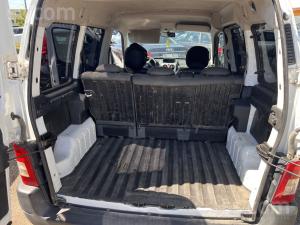 White Citroen Berlingo 2010 in Riga, with an engine capacity of 1.60 L and mileage of 290 thousand km for 2300 €, photo 12 on AUTOMOTO.COM.LV