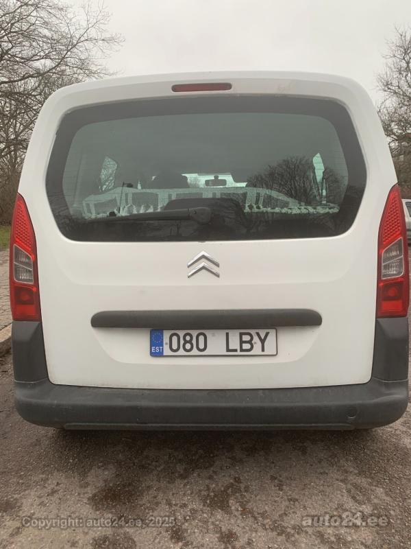 Balts Citroen Berlingo 2011 Tallina, ar dzinēja tilpumu 1.60 L un nobraukumu 91 tūkst. km par 5790 €, foto 3 vietnē AUTOMOTO.COM.LV
