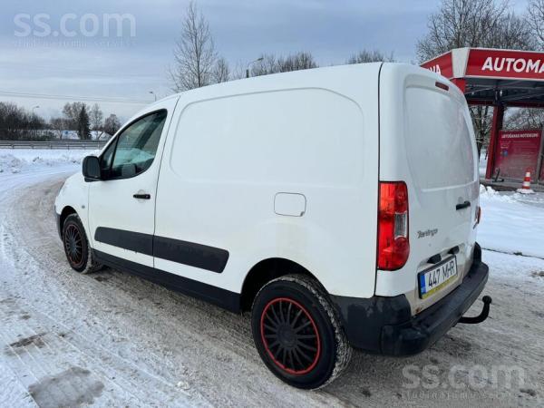 White Citroen Berlingo 2012 in Riga, with an engine capacity of 1.60 L and mileage of 208 thousand km for 1350 €, photo 3 on AUTOMOTO.COM.LV