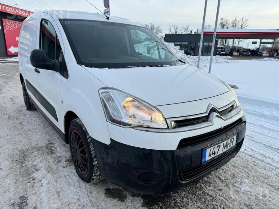 Balts Citroen Berlingo 2012 Rīga, ar dzinēja tilpumu 1.60 L un nobraukumu 208 tūkst. km par 1350 €, foto 4 vietnē AUTOMOTO.COM.LV