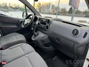 Balts Citroen Berlingo 2012 Rīga, ar dzinēja tilpumu 1.60 L un nobraukumu 208 tūkst. km par 1350 €, foto 5 vietnē AUTOMOTO.COM.LV