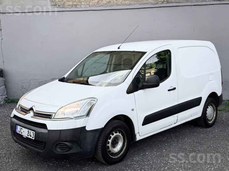 Balts Citroen Berlingo 2012 Rīga, ar dzinēja tilpumu 1.60 L un nobraukumu 216 tūkst. km par 1990 €, foto 3 vietnē AUTOMOTO.COM.LV