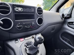 Balts Citroen Berlingo 2012 Rīga, ar dzinēja tilpumu 1.60 L un nobraukumu 216 tūkst. km par 1990 €, foto 7 vietnē AUTOMOTO.COM.LV