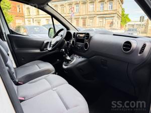 Balts Citroen Berlingo 2012 Rīga, ar dzinēja tilpumu 1.60 L un nobraukumu 216 tūkst. km par 1990 €, foto 9 vietnē AUTOMOTO.COM.LV