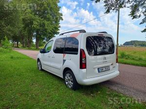 Balts Citroen Berlingo 2013 Rīga, ar dzinēja tilpumu 1.60 L un nobraukumu 312 tūkst. km par 3199 €, foto 4 vietnē AUTOMOTO.COM.LV