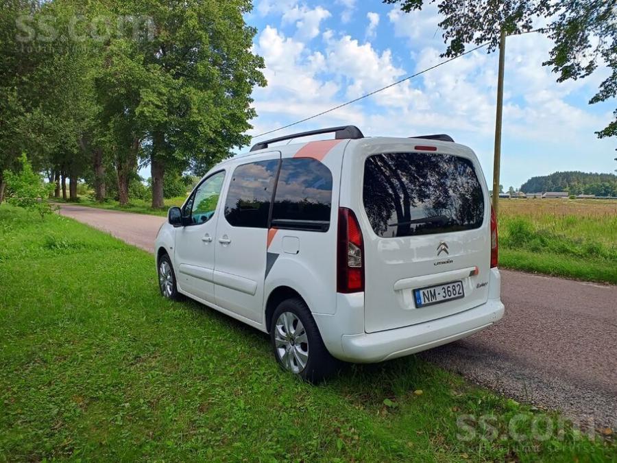 Balts Citroen Berlingo 2013 Rīga, ar dzinēja tilpumu 1.60 L un nobraukumu 312 tūkst. km par 3199 €, foto 4 vietnē AUTOMOTO.COM.LV