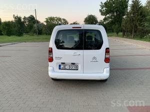 White Citroen Berlingo 2013 in Ogre, with an engine capacity of 1.60 L and mileage of 181 thousand km for 5150 €, photo 6 on AUTOMOTO.COM.LV