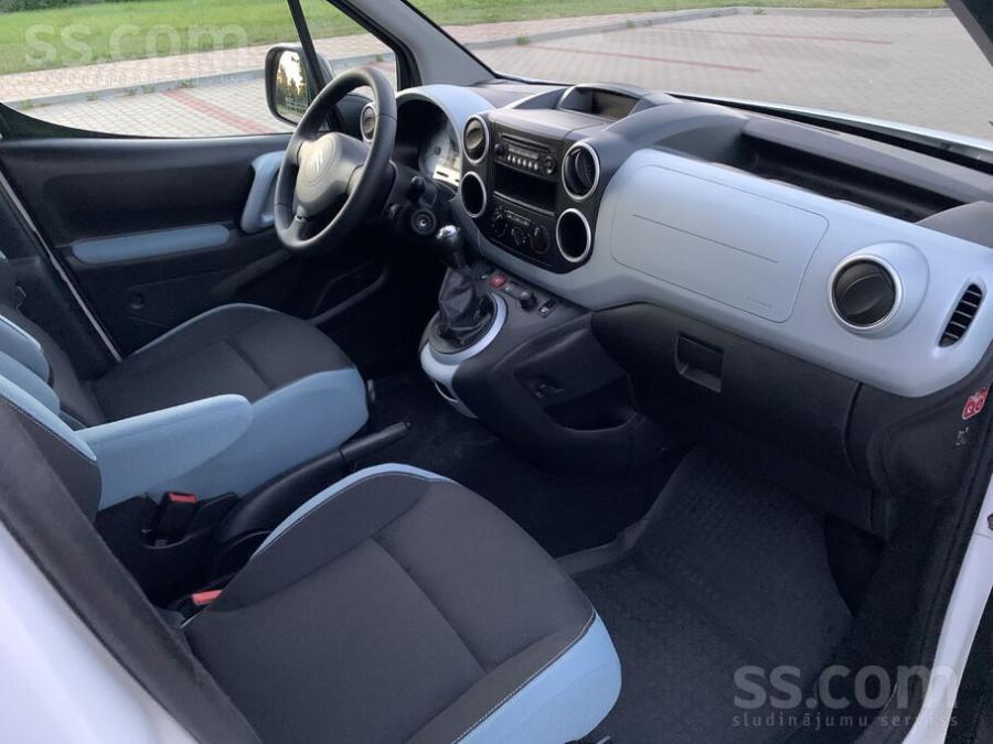 White Citroen Berlingo 2013 in Ogre, with an engine capacity of 1.60 L and mileage of 181 thousand km for 5150 €, photo 8 on AUTOMOTO.COM.LV