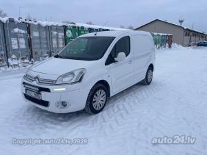White Citroen Berlingo 2014 in Tallinn, with an engine capacity of 1.60 L and mileage of 332 thousand km for 3900 €, photo  on AUTOMOTO.COM.LV