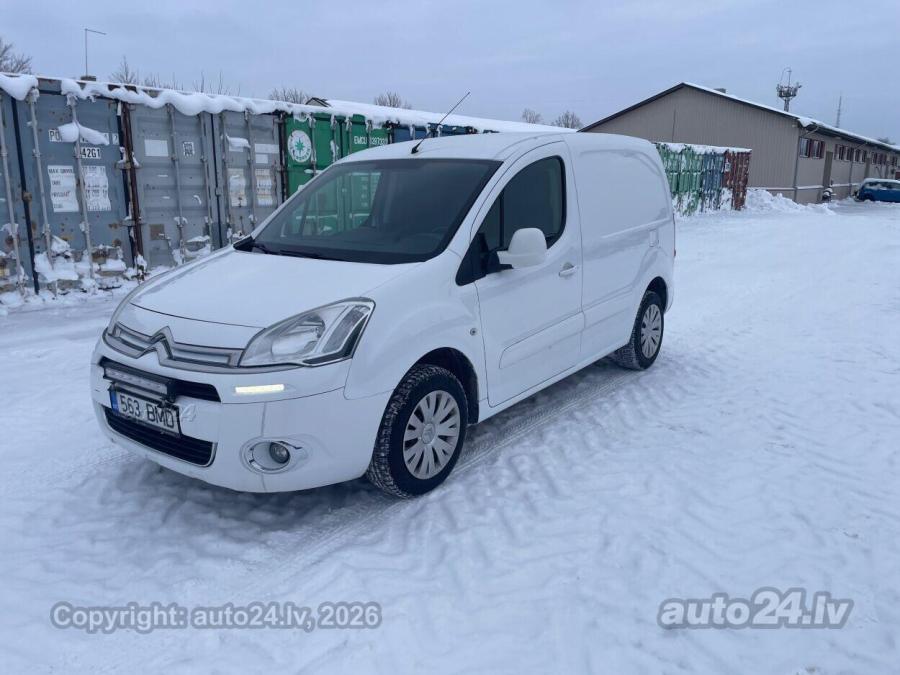 Balts Citroen Berlingo 2014 Tallina, ar dzinēja tilpumu 1.60 L un nobraukumu 332 tūkst. km par 3900 €, foto 1 vietnē AUTOMOTO.COM.LV