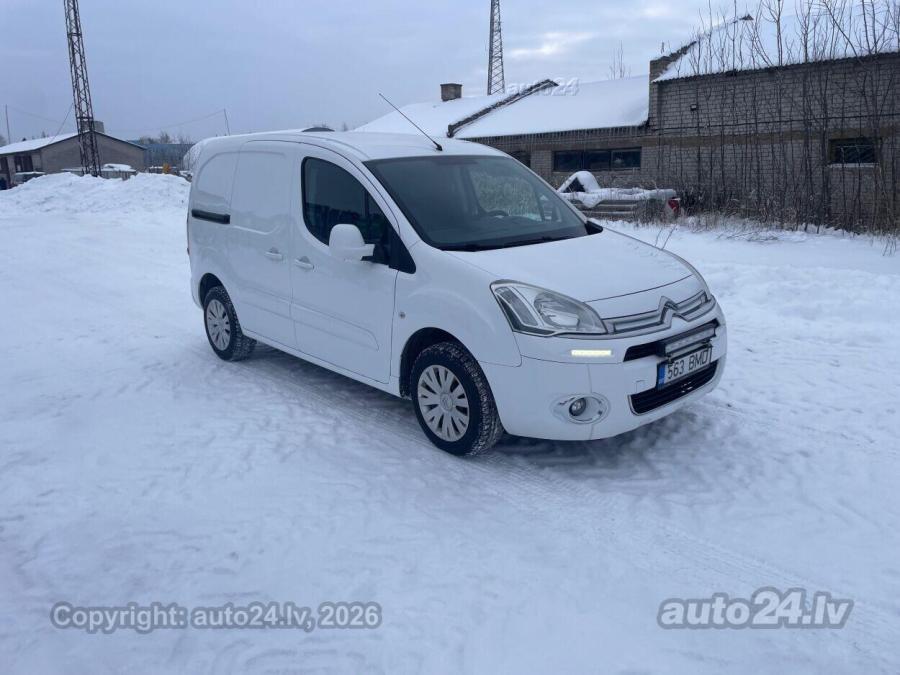 Balts Citroen Berlingo 2014 Tallina, ar dzinēja tilpumu 1.60 L un nobraukumu 332 tūkst. km par 3900 €, foto 2 vietnē AUTOMOTO.COM.LV