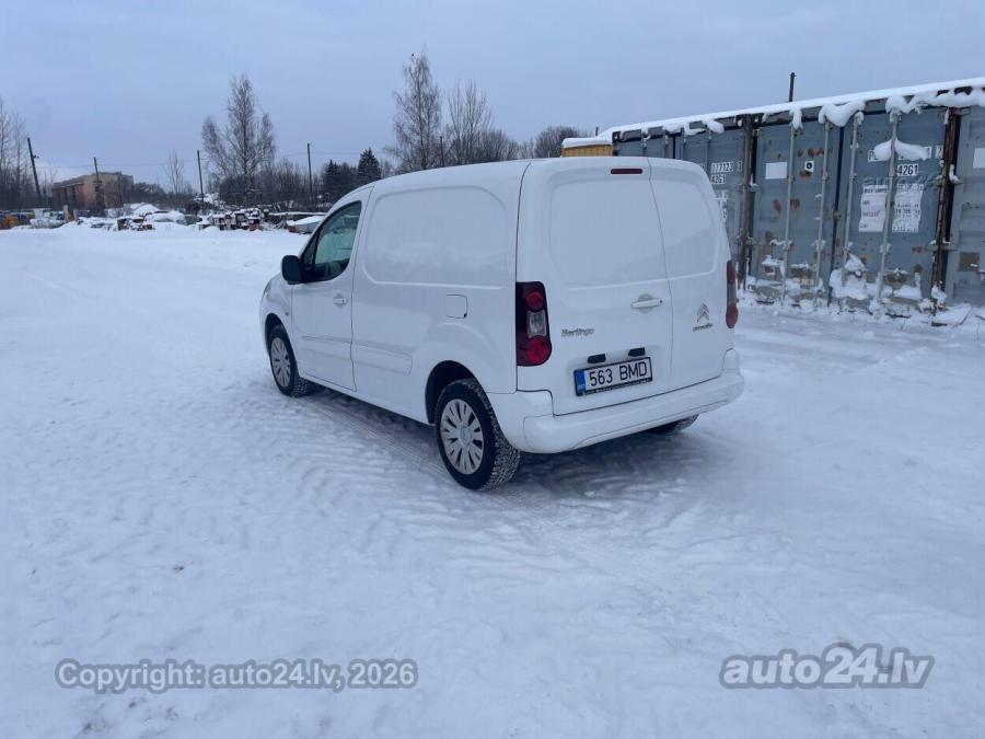 Balts Citroen Berlingo 2014 Tallina, ar dzinēja tilpumu 1.60 L un nobraukumu 332 tūkst. km par 3900 €, foto 3 vietnē AUTOMOTO.COM.LV