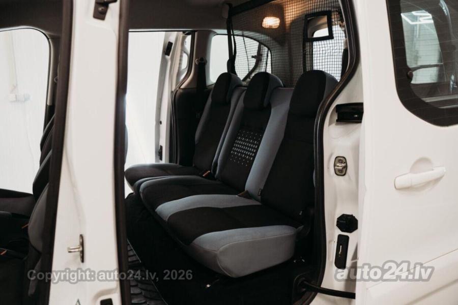 Balts Citroen Berlingo 2014 Tallina, ar dzinēja tilpumu 1.60 L un nobraukumu 190 tūkst. km par 5290 €, foto 11 vietnē AUTOMOTO.COM.LV