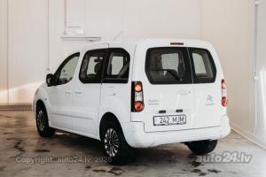 White Citroen Berlingo 2014 in Tallinn, with an engine capacity of 1.60 L and mileage of 190 thousand km for 5290 €, photo 4 on AUTOMOTO.COM.LV