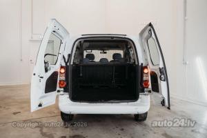White Citroen Berlingo 2014 in Tallinn, with an engine capacity of 1.60 L and mileage of 190 thousand km for 5290 €, photo 6 on AUTOMOTO.COM.LV