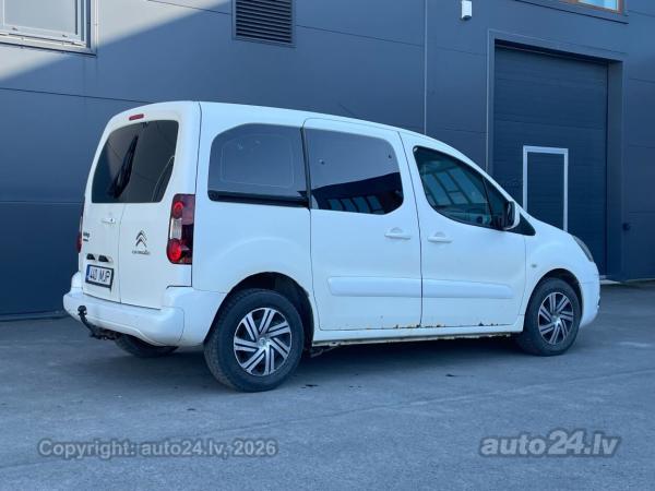 White Citroen Berlingo 2014 in Tallinn, with an engine capacity of 1.60 L and mileage of 244 thousand km for 3200 €, photo 5 on AUTOMOTO.COM.LV