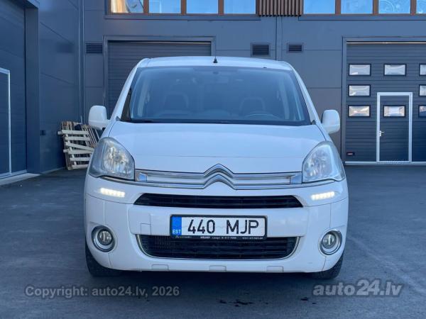 White Citroen Berlingo 2014 in Tallinn, with an engine capacity of 1.60 L and mileage of 244 thousand km for 3200 €, photo 7 on AUTOMOTO.COM.LV