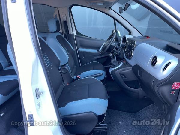 White Citroen Berlingo 2014 in Tallinn, with an engine capacity of 1.60 L and mileage of 244 thousand km for 3200 €, photo 8 on AUTOMOTO.COM.LV