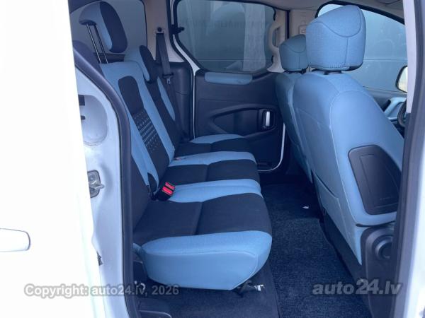 White Citroen Berlingo 2014 in Tallinn, with an engine capacity of 1.60 L and mileage of 244 thousand km for 3200 €, photo 9 on AUTOMOTO.COM.LV