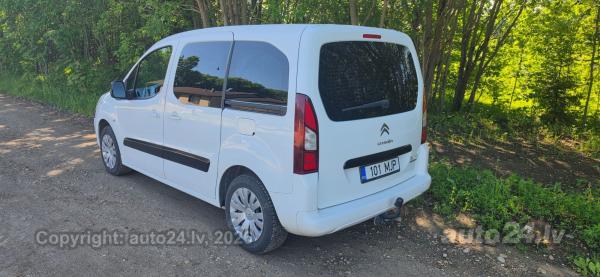 White Citroen Berlingo 2014 in Tallinn, with an engine capacity of 1.60 L and mileage of 6 thousand km for 6700 €, photo 2 on AUTOMOTO.COM.LV