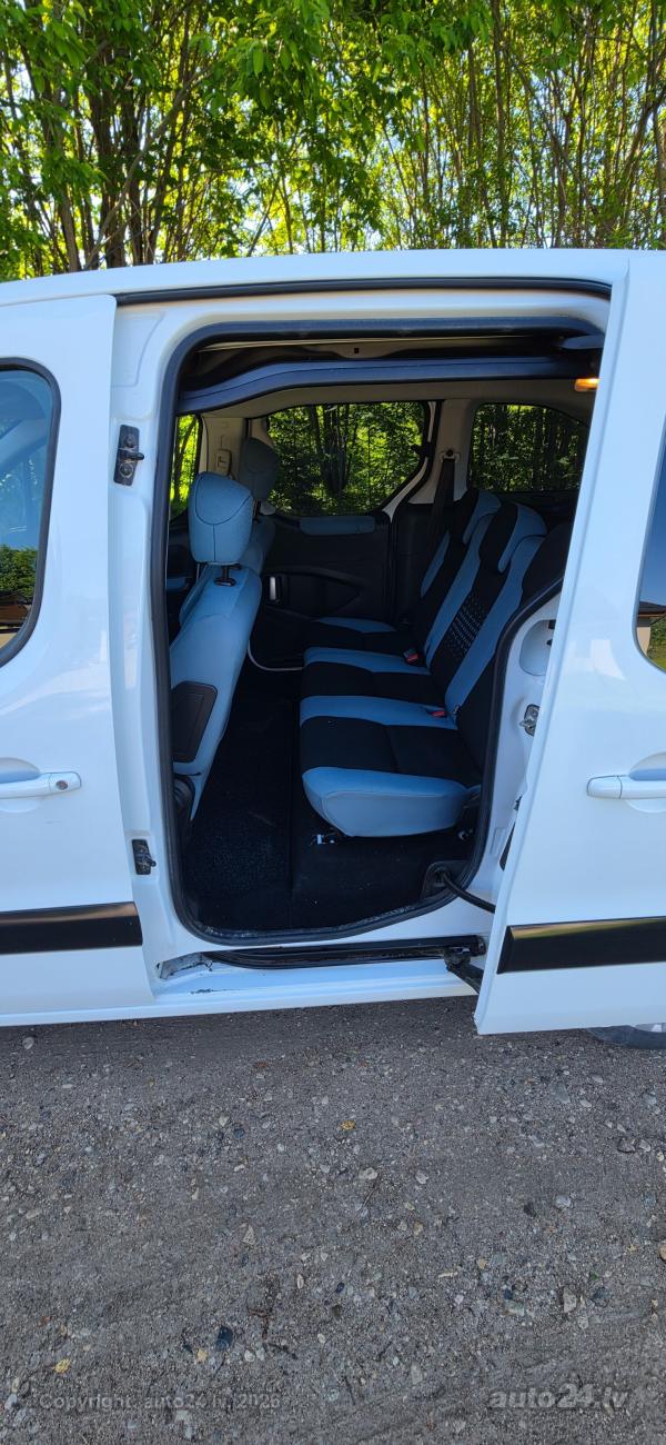 White Citroen Berlingo 2014 in Tallinn, with an engine capacity of 1.60 L and mileage of 6 thousand km for 6700 €, photo 5 on AUTOMOTO.COM.LV