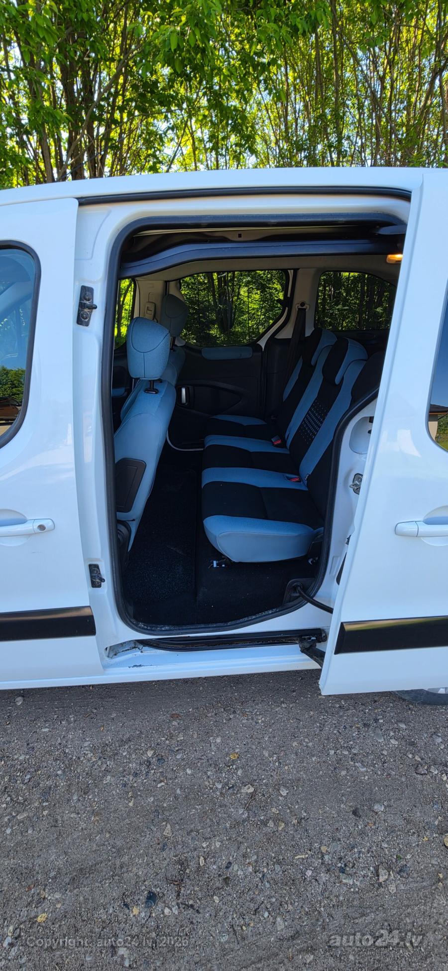 Balts Citroen Berlingo 2014 Tallina, ar dzinēja tilpumu 1.60 L un nobraukumu 6 tūkst. km par 6700 €, foto 6 vietnē AUTOMOTO.COM.LV