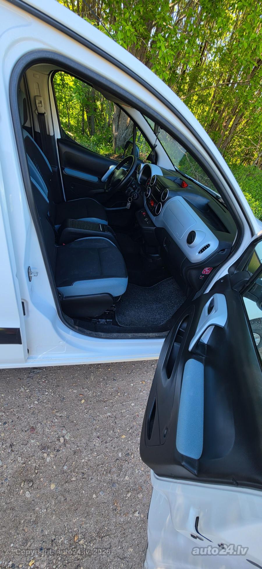 Balts Citroen Berlingo 2014 Tallina, ar dzinēja tilpumu 1.60 L un nobraukumu 6 tūkst. km par 6700 €, foto 9 vietnē AUTOMOTO.COM.LV