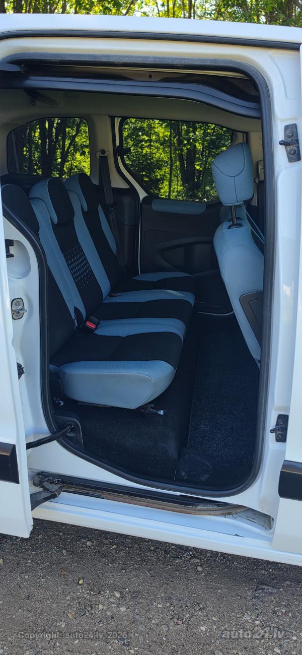 White Citroen Berlingo 2014 in Tallinn, with an engine capacity of 1.60 L and mileage of 6 thousand km for 6700 €, photo 10 on AUTOMOTO.COM.LV